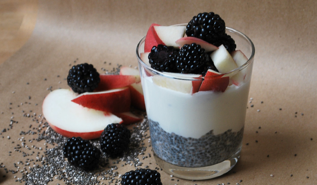 siggi's Icelandic-style yogurt: skyr - Parfait aux mûres et aux pêches